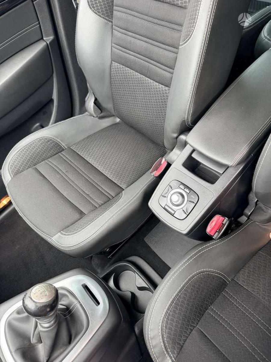 White Renault Scenic 2016 in Taurage, with an engine capacity of 1.60 L and mileage of 187 thousand km for 4499 €, photo 32 on AUTOMOTO.COM.LV