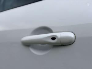 White Renault Scenic 2016 in Taurage, with an engine capacity of 1.60 L and mileage of 187 thousand km for 4499 €, photo 10 on AUTOMOTO.COM.LV