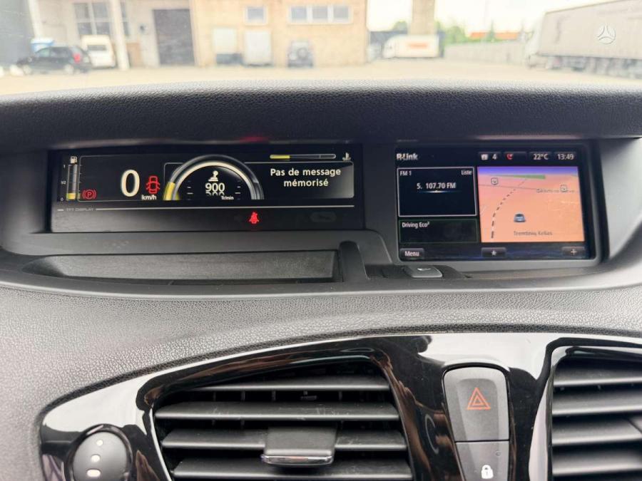 White Renault Scenic 2016 in Taurage, with an engine capacity of 1.60 L and mileage of 187 thousand km for 4499 €, photo 24 on AUTOMOTO.COM.LV
