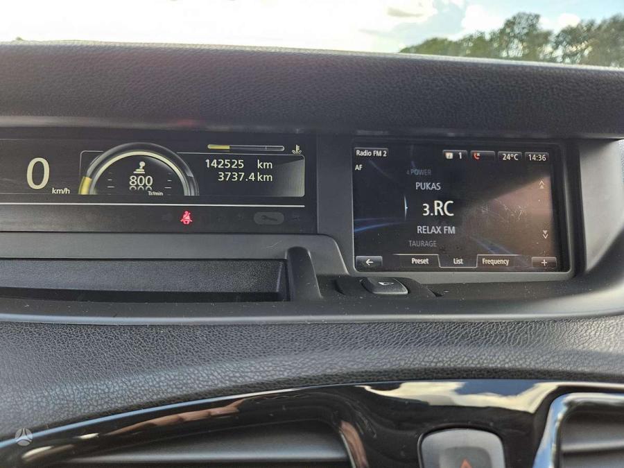 Balts Renault Scenic 2016 Tauragė, ar dzinēja tilpumu 1.20 L un nobraukumu 142 tūkst. km par 4800 €, foto 8 vietnē AUTOMOTO.COM.LV