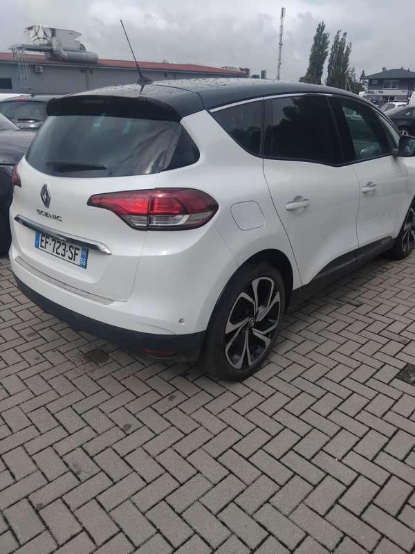 White Renault Scenic 2017 in Taurage, with an engine capacity of 1.60 L and mileage of 190 thousand km for 7650 €, photo 3 on AUTOMOTO.COM.LV