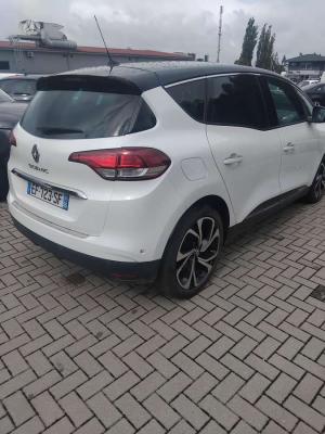 White Renault Scenic 2017 in Taurage, with an engine capacity of 1.60 L and mileage of 190 thousand km for 7650 €, photo 4 on AUTOMOTO.COM.LV