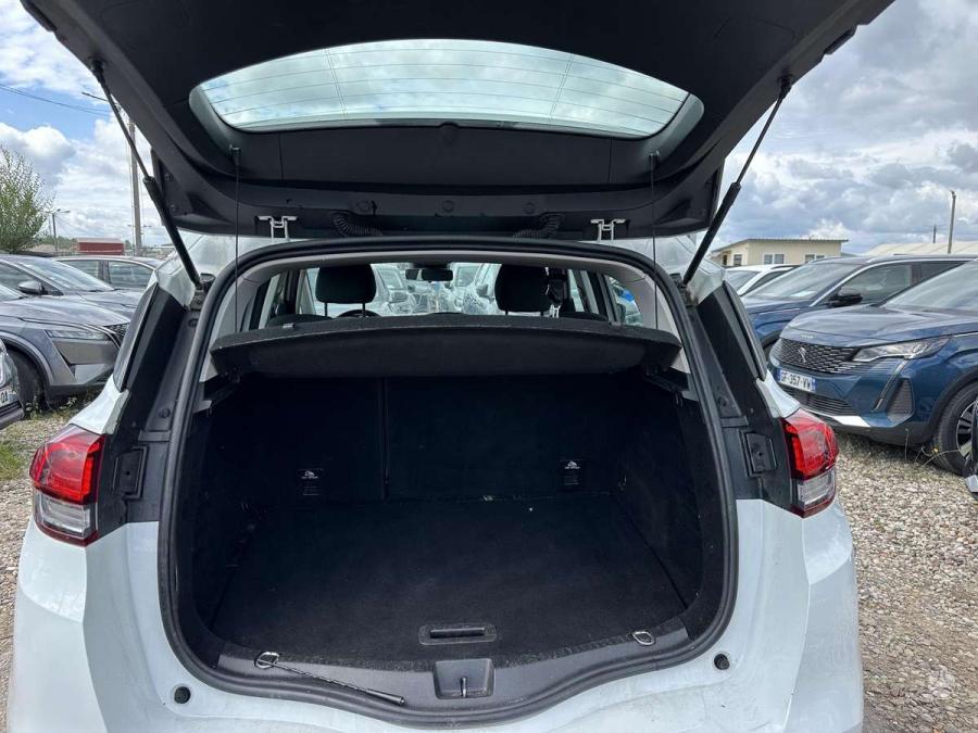 Balts Renault Scenic 2017 Viļņa, ar dzinēja tilpumu 1.46 L un nobraukumu 192 tūkst. km par 7799 €, foto 8 vietnē AUTOMOTO.COM.LV