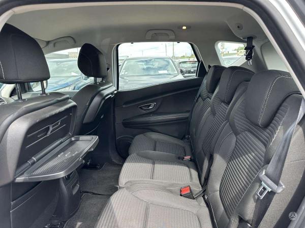 Balts Renault Scenic 2017 Viļņa, ar dzinēja tilpumu 1.46 L un nobraukumu 192 tūkst. km par 7799 €, foto 8 vietnē AUTOMOTO.COM.LV