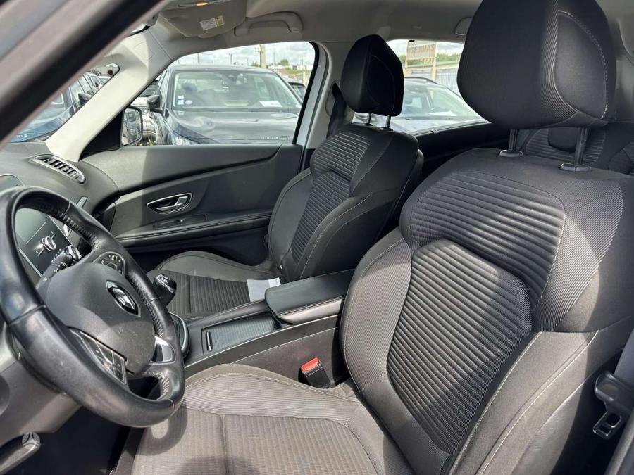 Balts Renault Scenic 2017 Viļņa, ar dzinēja tilpumu 1.46 L un nobraukumu 192 tūkst. km par 7799 €, foto 10 vietnē AUTOMOTO.COM.LV