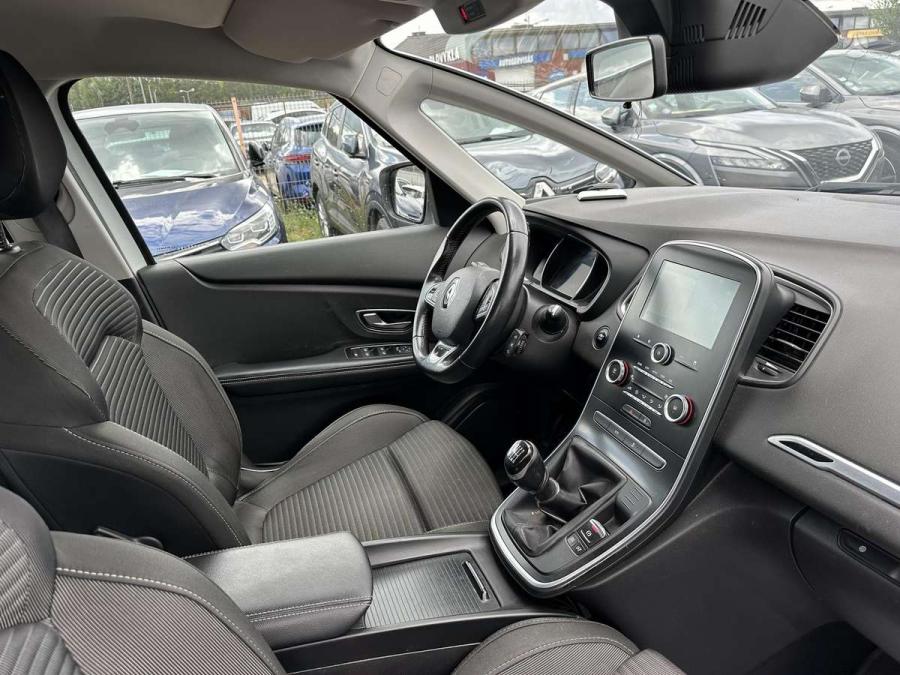 Balts Renault Scenic 2017 Viļņa, ar dzinēja tilpumu 1.46 L un nobraukumu 192 tūkst. km par 7799 €, foto 13 vietnē AUTOMOTO.COM.LV