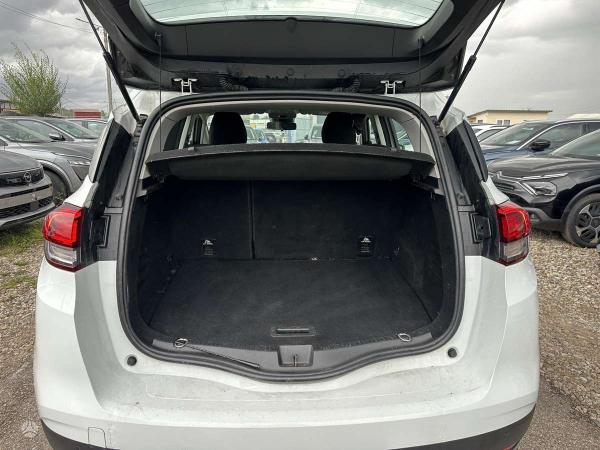 White Renault Scenic 2017 in Vilnius, with an engine capacity of 1.46 L and mileage of 192 thousand km for 7299 €, photo 8 on AUTOMOTO.COM.LV