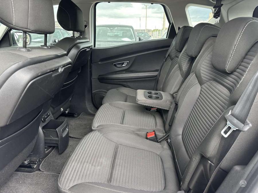 White Renault Scenic 2017 in Vilnius, with an engine capacity of 1.46 L and mileage of 192 thousand km for 7299 €, photo 13 on AUTOMOTO.COM.LV