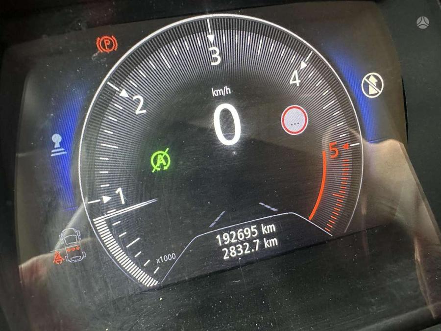 White Renault Scenic 2017 in Vilnius, with an engine capacity of 1.46 L and mileage of 192 thousand km for 7299 €, photo 15 on AUTOMOTO.COM.LV