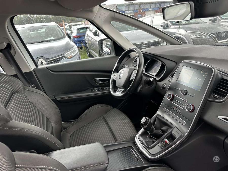 White Renault Scenic 2017 in Vilnius, with an engine capacity of 1.46 L and mileage of 192 thousand km for 7299 €, photo 19 on AUTOMOTO.COM.LV