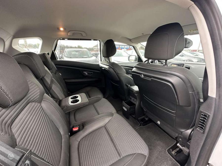 White Renault Scenic 2017 in Vilnius, with an engine capacity of 1.46 L and mileage of 192 thousand km for 7299 €, photo 20 on AUTOMOTO.COM.LV