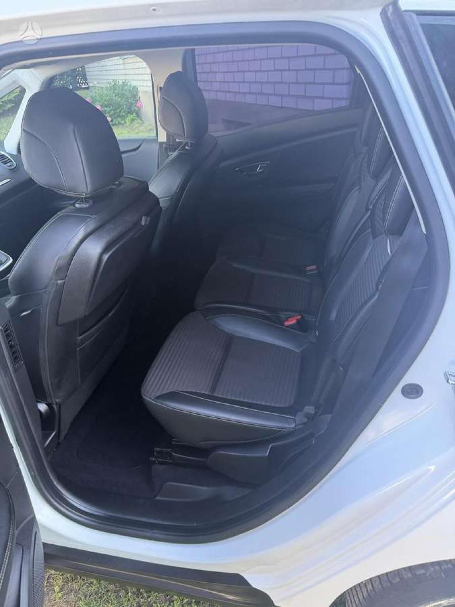 Balts Renault Scenic 2018 Tauragė, ar dzinēja tilpumu 1.46 L un nobraukumu 220 tūkst. km par 6400 €, foto 13 vietnē AUTOMOTO.COM.LV