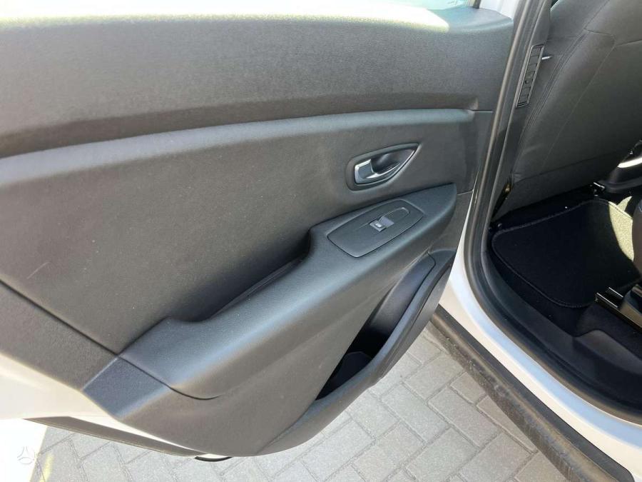 Balts Renault Scenic 2018 Tauragė, ar dzinēja tilpumu 1.46 L un nobraukumu 223 tūkst. km par 6900 €, foto 16 vietnē AUTOMOTO.COM.LV