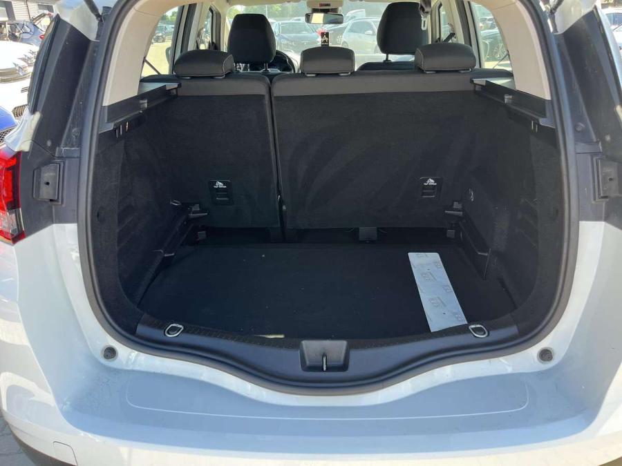 Balts Renault Scenic 2018 Tauragė, ar dzinēja tilpumu 1.46 L un nobraukumu 223 tūkst. km par 6900 €, foto 17 vietnē AUTOMOTO.COM.LV