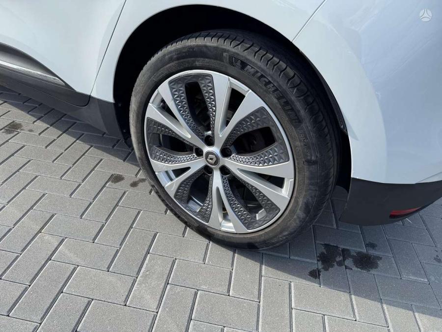 Balts Renault Scenic 2018 Telšiai, ar dzinēja tilpumu 1.46 L un nobraukumu 169 tūkst. km par 7999 €, foto 13 vietnē AUTOMOTO.COM.LV