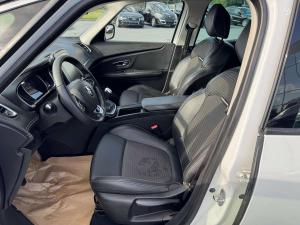 Balts Renault Scenic 2018 Telšiai, ar dzinēja tilpumu 1.46 L un nobraukumu 169 tūkst. km par 7999 €, foto 16 vietnē AUTOMOTO.COM.LV
