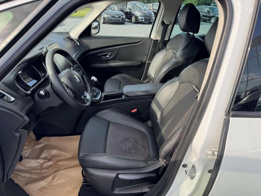 Balts Renault Scenic 2018 Telšiai, ar dzinēja tilpumu 1.46 L un nobraukumu 169 tūkst. km par 7999 €, foto 16 vietnē AUTOMOTO.COM.LV
