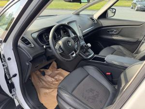 Balts Renault Scenic 2018 Telšiai, ar dzinēja tilpumu 1.46 L un nobraukumu 169 tūkst. km par 7999 €, foto 17 vietnē AUTOMOTO.COM.LV