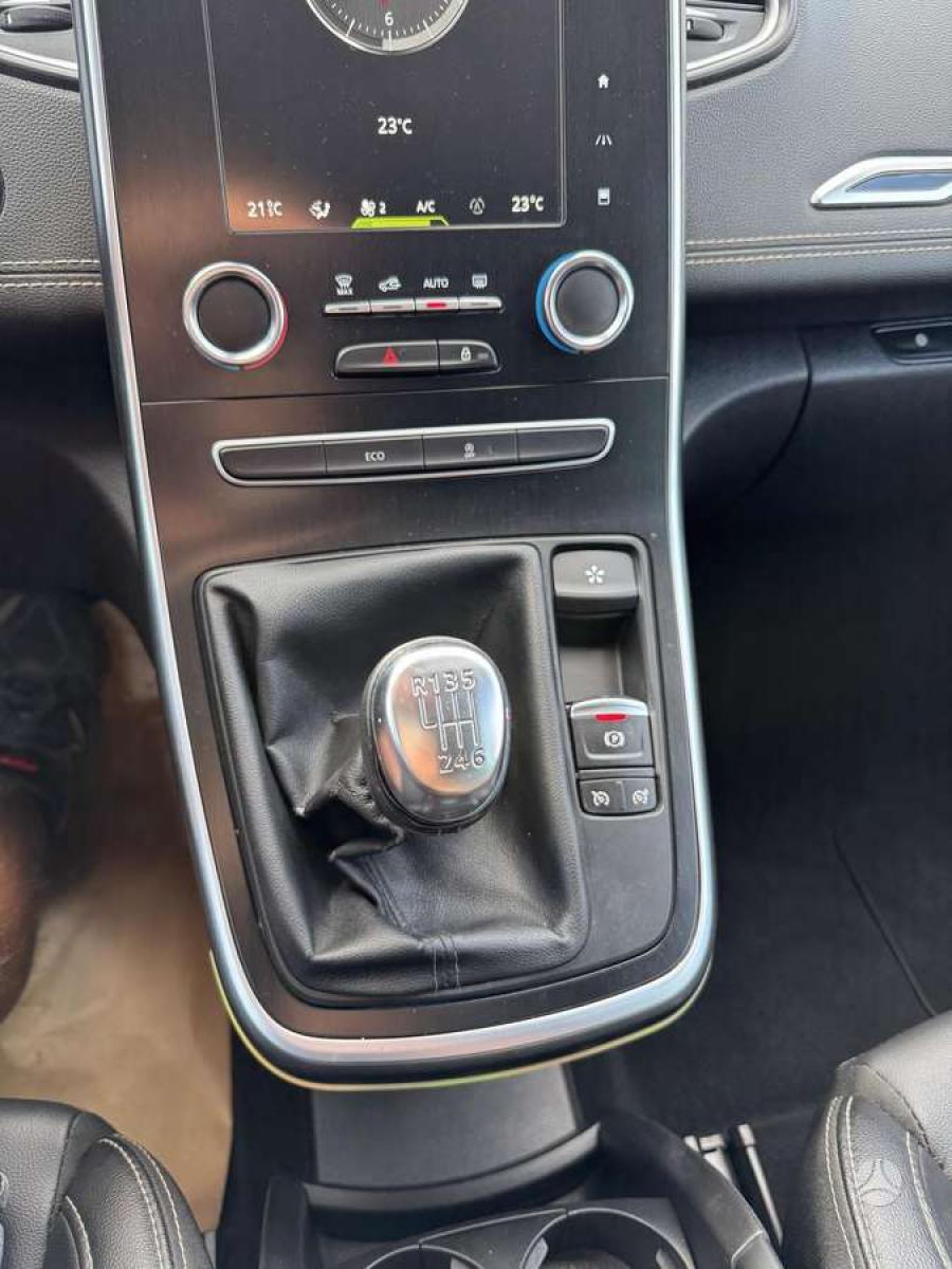 Balts Renault Scenic 2018 Telšiai, ar dzinēja tilpumu 1.46 L un nobraukumu 169 tūkst. km par 7999 €, foto 28 vietnē AUTOMOTO.COM.LV