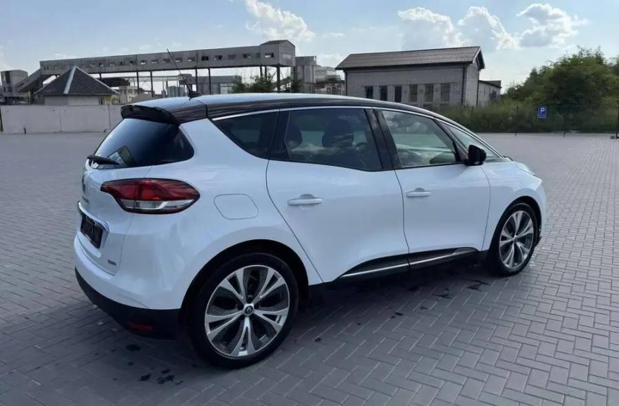White Renault Scenic 2018 in Telschi, with an engine capacity of 1.50 L and mileage of 168 thousand km for 7990 €, photo 10 on AUTOMOTO.COM.LV