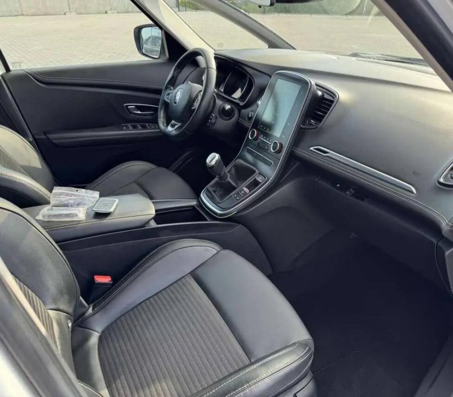 White Renault Scenic 2018 in Telschi, with an engine capacity of 1.50 L and mileage of 168 thousand km for 7990 €, photo 13 on AUTOMOTO.COM.LV