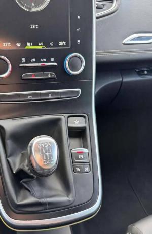 White Renault Scenic 2018 in Telschi, with an engine capacity of 1.50 L and mileage of 168 thousand km for 7990 €, photo 16 on AUTOMOTO.COM.LV