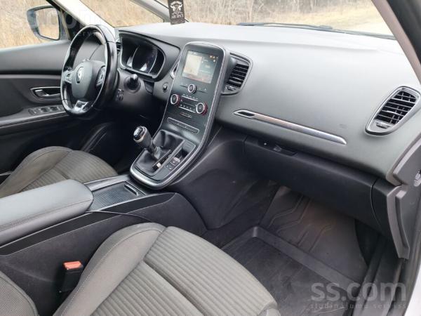 White Renault Scenic 2018 in Tukums, with an engine capacity of 1.50 L and mileage of 230 thousand km for 6990 €, photo 9 on AUTOMOTO.COM.LV