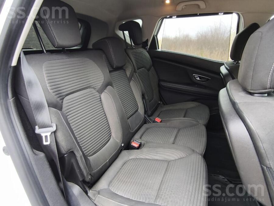 White Renault Scenic 2018 in Tukums, with an engine capacity of 1.50 L and mileage of 230 thousand km for 6990 €, photo 11 on AUTOMOTO.COM.LV