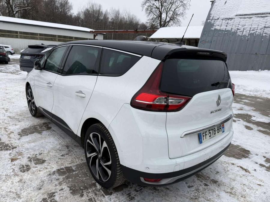 White Renault Scenic 2019 in Kaunas, with an engine capacity of 1.75 L and mileage of 280 thousand km for 5900 €, photo 3 on AUTOMOTO.COM.LV