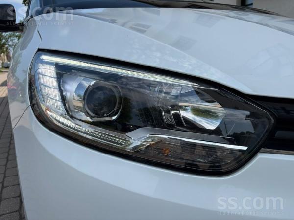 White Renault Scenic 2020 in Jelgava, with an engine capacity of 1.70 L and mileage of 237 thousand km for 8800 €, photo 7 on AUTOMOTO.COM.LV