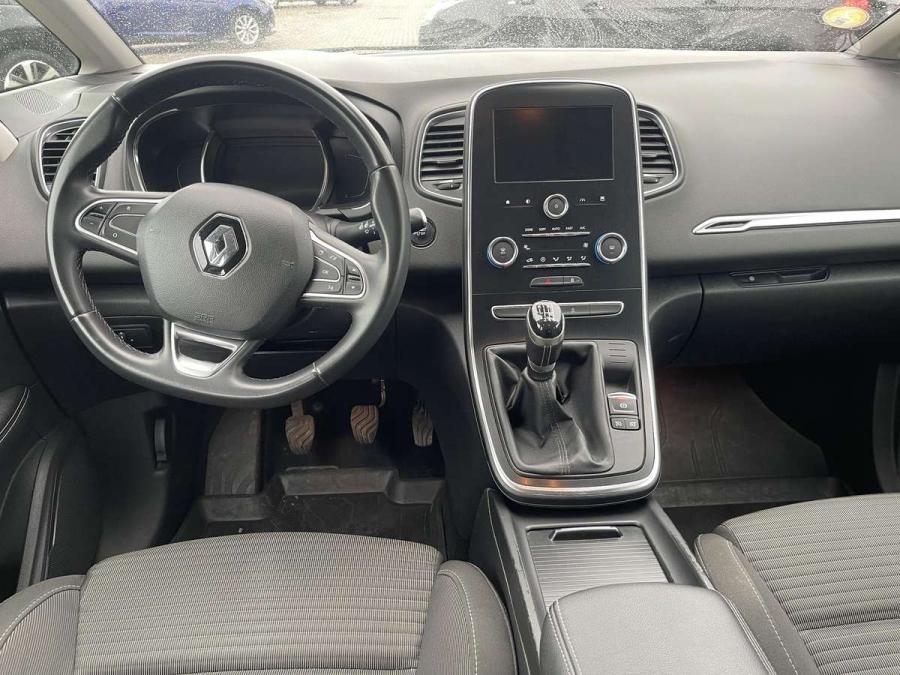 White Renault Scenic 2020 in Taurage, with an engine capacity of 0.00 L and mileage of 299 thousand km for 5500 €, photo 6 on AUTOMOTO.COM.LV