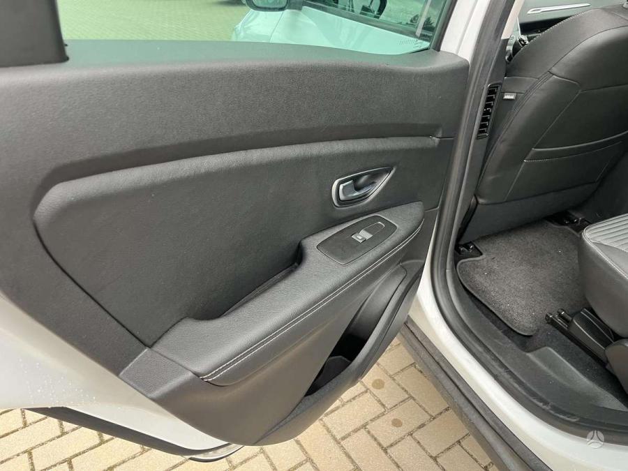 Balts Renault Scenic 2020 Tauragė, ar dzinēja tilpumu 1.75 L un nobraukumu 240 tūkst. km par 6300 €, foto 17 vietnē AUTOMOTO.COM.LV