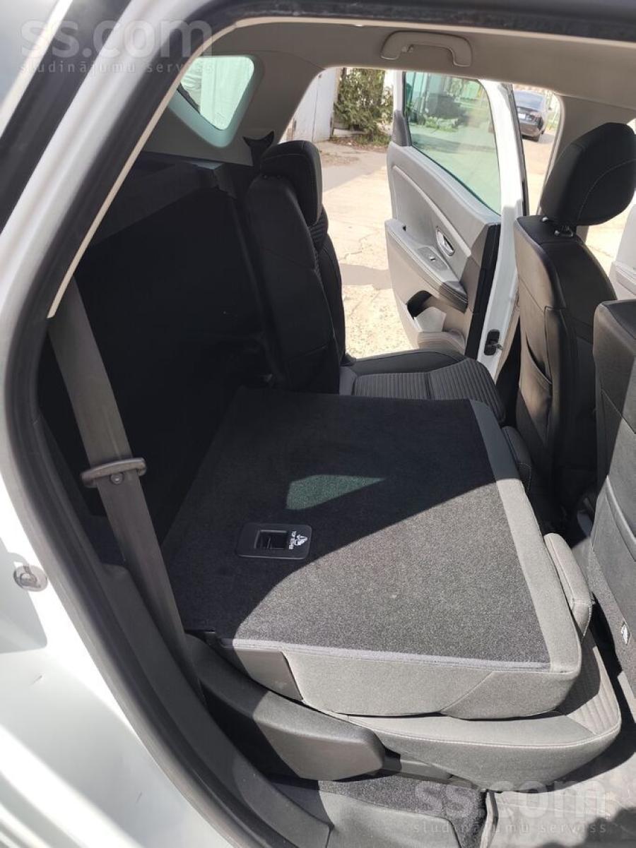 White Renault Scenic 2021 in Daugavpils, with an engine capacity of 1.70 L and mileage of 259 thousand km for 8300 €, photo 12 on AUTOMOTO.COM.LV
