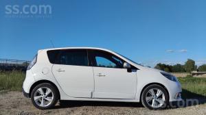 White Renault Scenic 2014 in Liepaja, with an engine capacity of 1.50 L and mileage of 258 thousand km for 5600 €, photo 4 on AUTOMOTO.COM.LV
