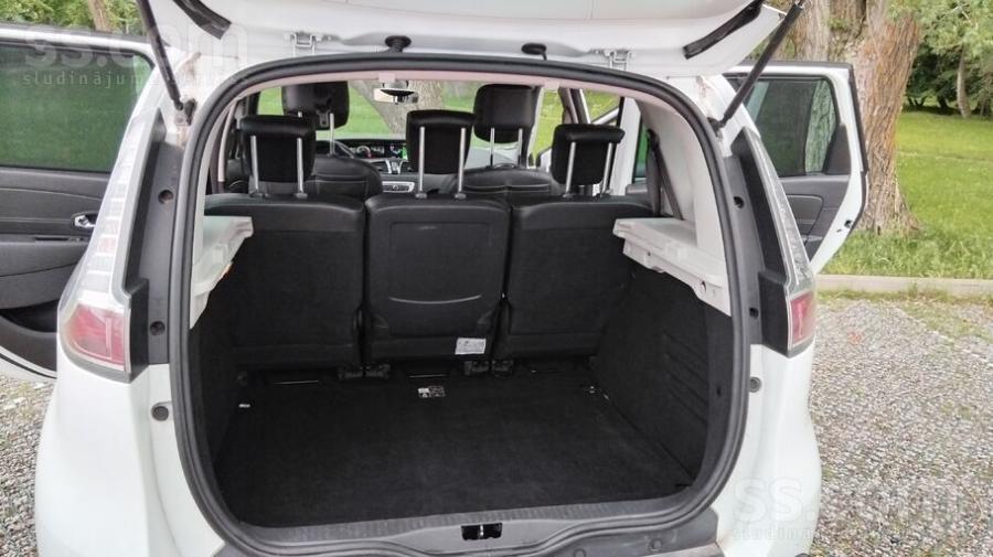 White Renault Scenic 2014 in Liepaja, with an engine capacity of 1.50 L and mileage of 258 thousand km for 5600 €, photo 16 on AUTOMOTO.COM.LV