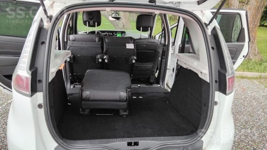 White Renault Scenic 2014 in Liepaja, with an engine capacity of 1.50 L and mileage of 258 thousand km for 5600 €, photo 20 on AUTOMOTO.COM.LV