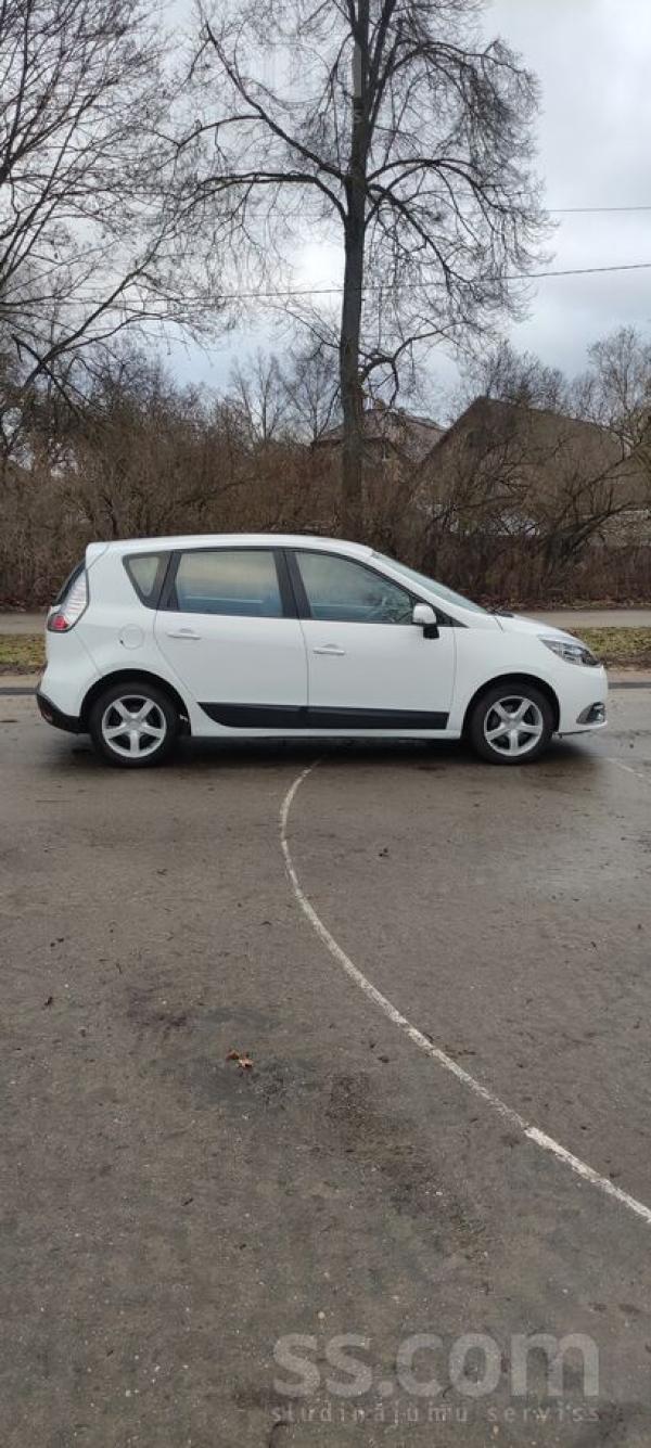 White Renault Scenic 2013 in Riga, with an engine capacity of 1.50 L and mileage of 419 thousand km for 2250 €, photo 3 on AUTOMOTO.COM.LV