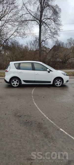 White Renault Scenic 2013 in Riga, with an engine capacity of 1.50 L and mileage of 419 thousand km for 2250 €, photo 3 on AUTOMOTO.COM.LV