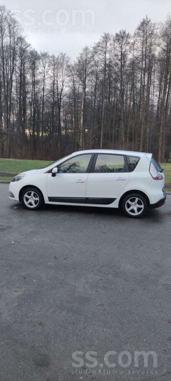 White Renault Scenic 2013 in Riga, with an engine capacity of 1.50 L and mileage of 419 thousand km for 2250 €, photo 4 on AUTOMOTO.COM.LV