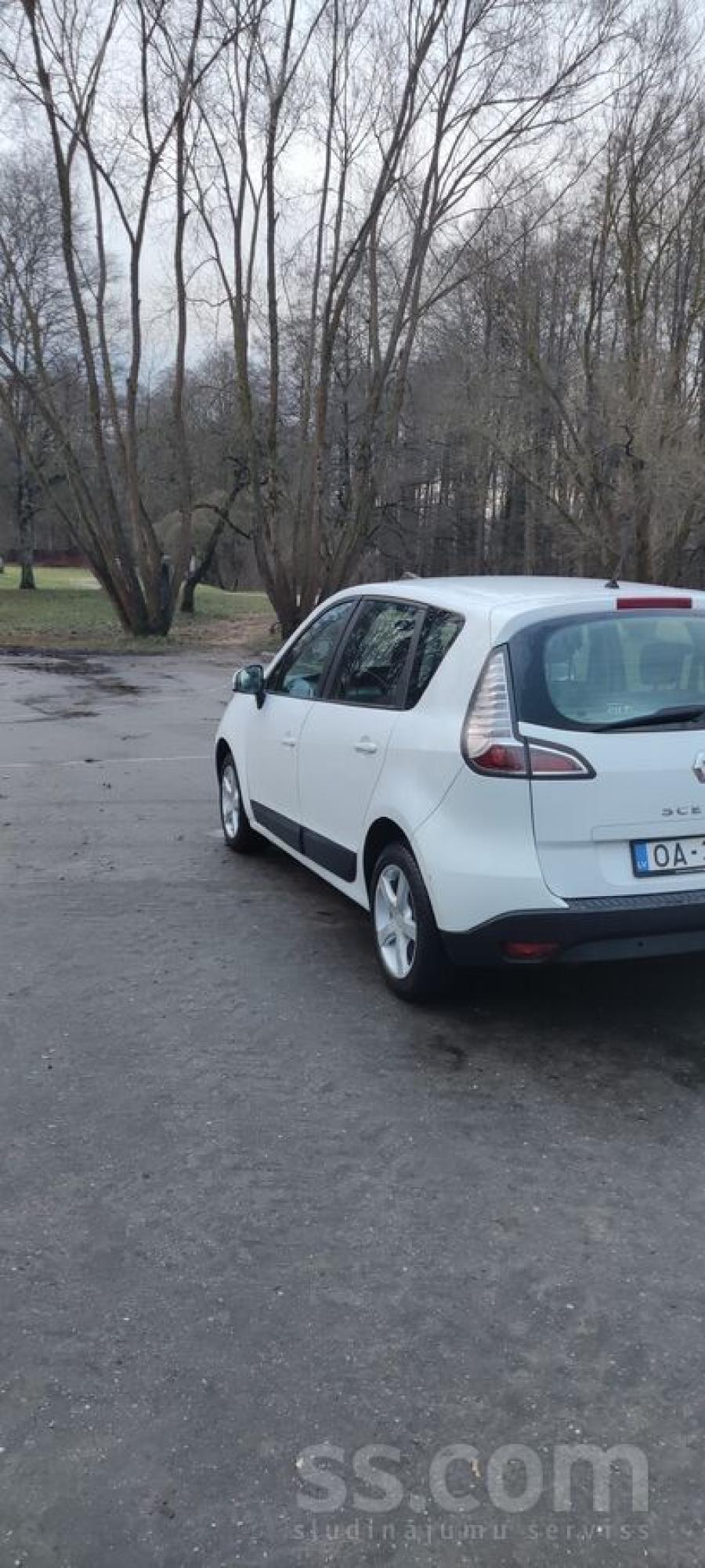 White Renault Scenic 2013 in Riga, with an engine capacity of 1.50 L and mileage of 419 thousand km for 2250 €, photo 5 on AUTOMOTO.COM.LV
