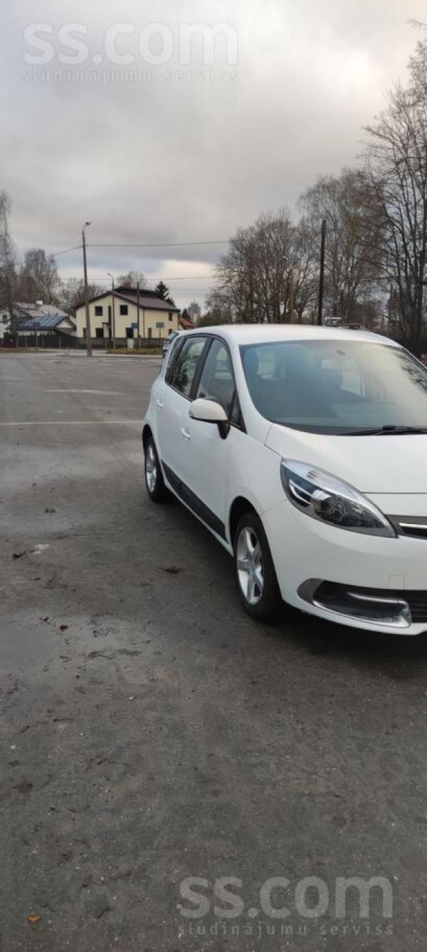White Renault Scenic 2013 in Riga, with an engine capacity of 1.50 L and mileage of 419 thousand km for 2250 €, photo 6 on AUTOMOTO.COM.LV