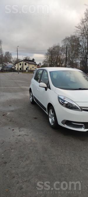 White Renault Scenic 2013 in Riga, with an engine capacity of 1.50 L and mileage of 419 thousand km for 2250 €, photo 6 on AUTOMOTO.COM.LV