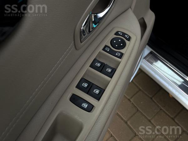 White Renault Scenic 2012 in Jelgava, with an engine capacity of 1.50 L and mileage of 288 thousand km for 3990 €, photo 11 on AUTOMOTO.COM.LV