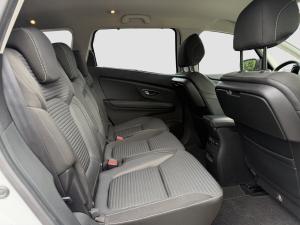 Balts Renault Scenic 2019 Pērnava, ar dzinēja tilpumu 1.30 L un nobraukumu 158 tūkst. km par 10900 €, foto 7 vietnē AUTOMOTO.COM.LV