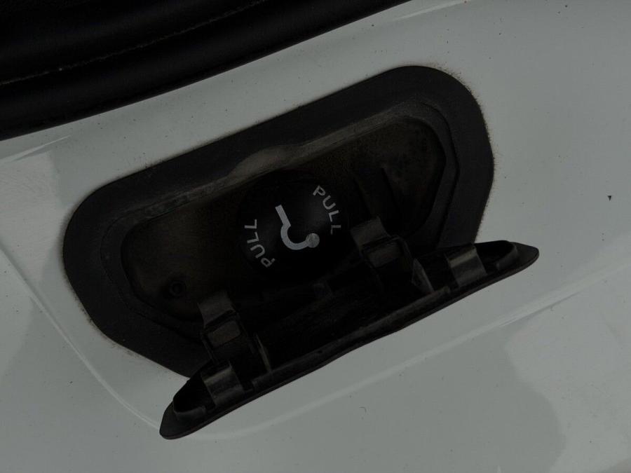 Balts Renault Scenic 2019 Pērnava, ar dzinēja tilpumu 1.30 L un nobraukumu 158 tūkst. km par 10900 €, foto 16 vietnē AUTOMOTO.COM.LV