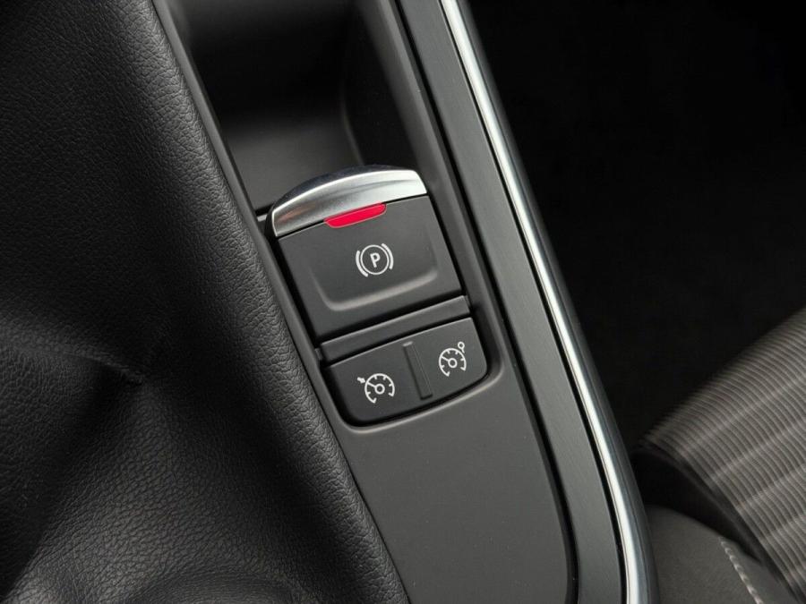 Balts Renault Scenic 2019 Pērnava, ar dzinēja tilpumu 1.30 L un nobraukumu 158 tūkst. km par 10900 €, foto 17 vietnē AUTOMOTO.COM.LV