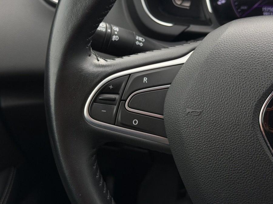 Balts Renault Scenic 2019 Pērnava, ar dzinēja tilpumu 1.30 L un nobraukumu 158 tūkst. km par 10900 €, foto 18 vietnē AUTOMOTO.COM.LV