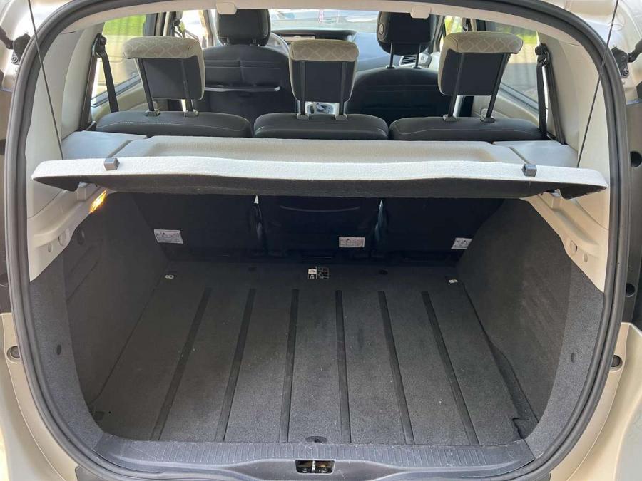 Dzeltens Renault Scenic 2010 Prienai, ar dzinēja tilpumu 1.90 L un nobraukumu 300 tūkst. km par 2899 €, foto 15 vietnē AUTOMOTO.COM.LV