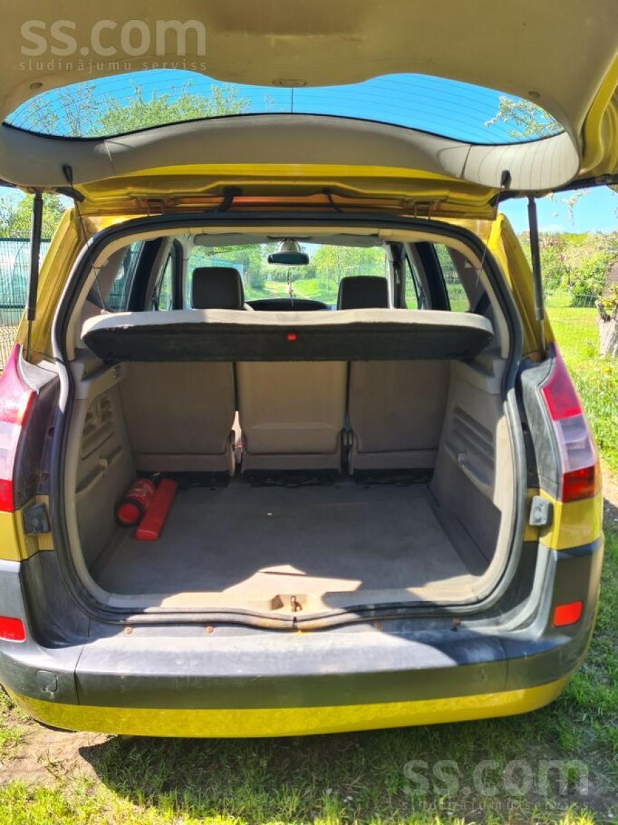 Yellow Renault Scenic 2004 in Dobele, with an engine capacity of 1.60 L and mileage of 0 thousand km for 1000 €, photo 4 on AUTOMOTO.COM.LV