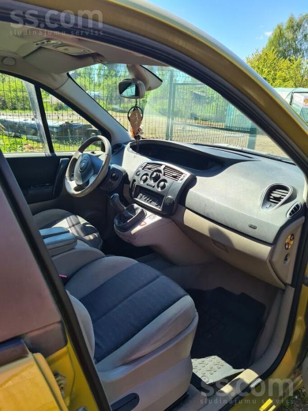 Yellow Renault Scenic 2004 in Dobele, with an engine capacity of 1.60 L and mileage of 0 thousand km for 1000 €, photo 6 on AUTOMOTO.COM.LV